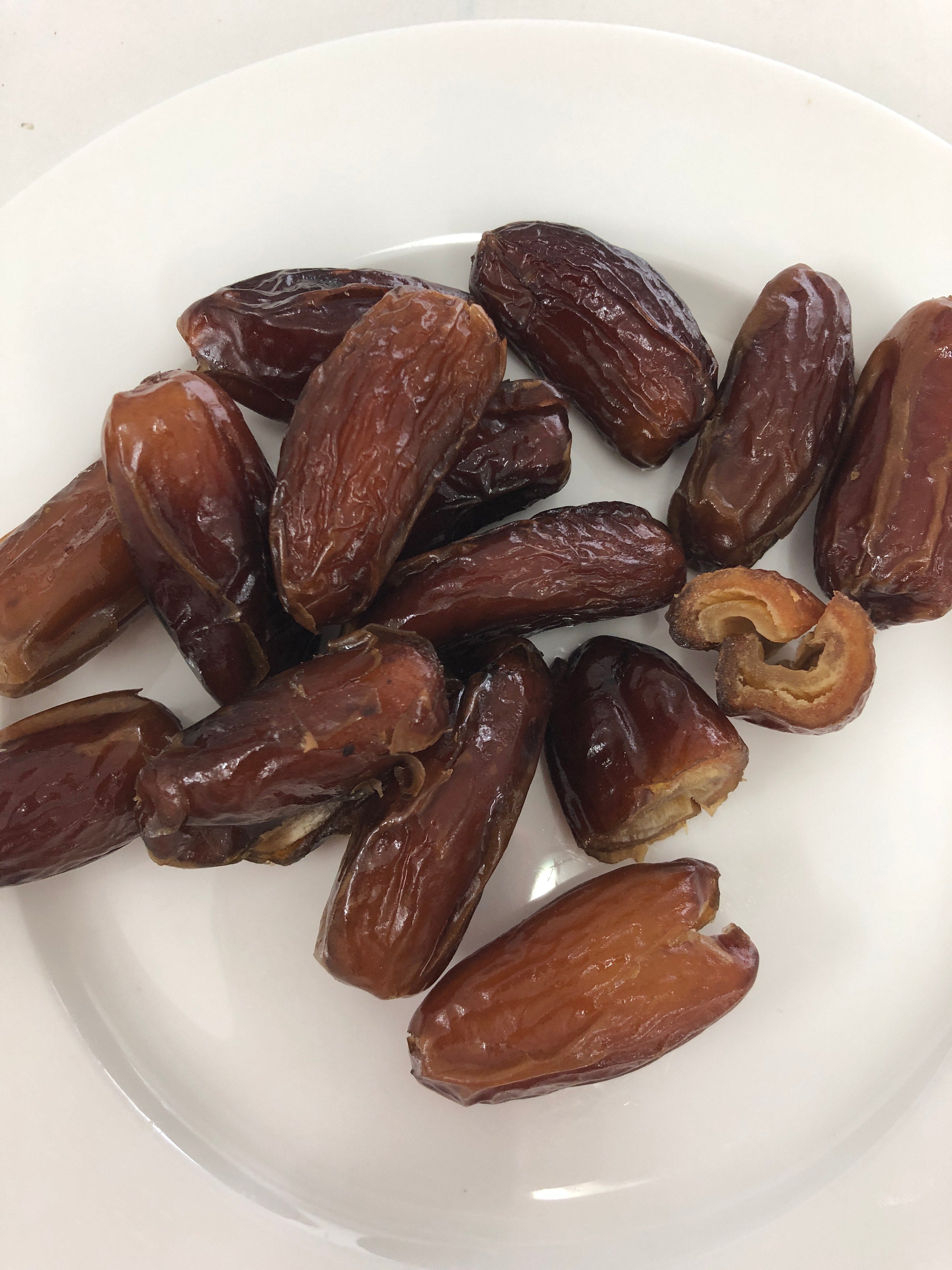 Organic Pitted Dates – Bulk Barn